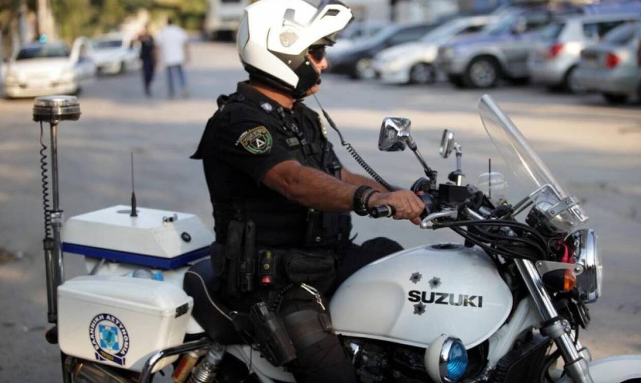 ΑΡΤΑ: ΣΥΝΕΛΗΦΘΗ Ο ΟΔΗΓΟΣ ΠΟΥ ΕΙΧΕ ΠΕΤΑΞΕΙ ΗΡΩΙΝΗ ΑΠ’ΤΟ ΠΑΡΑΘΥΡΟ ΚΑΙ ...