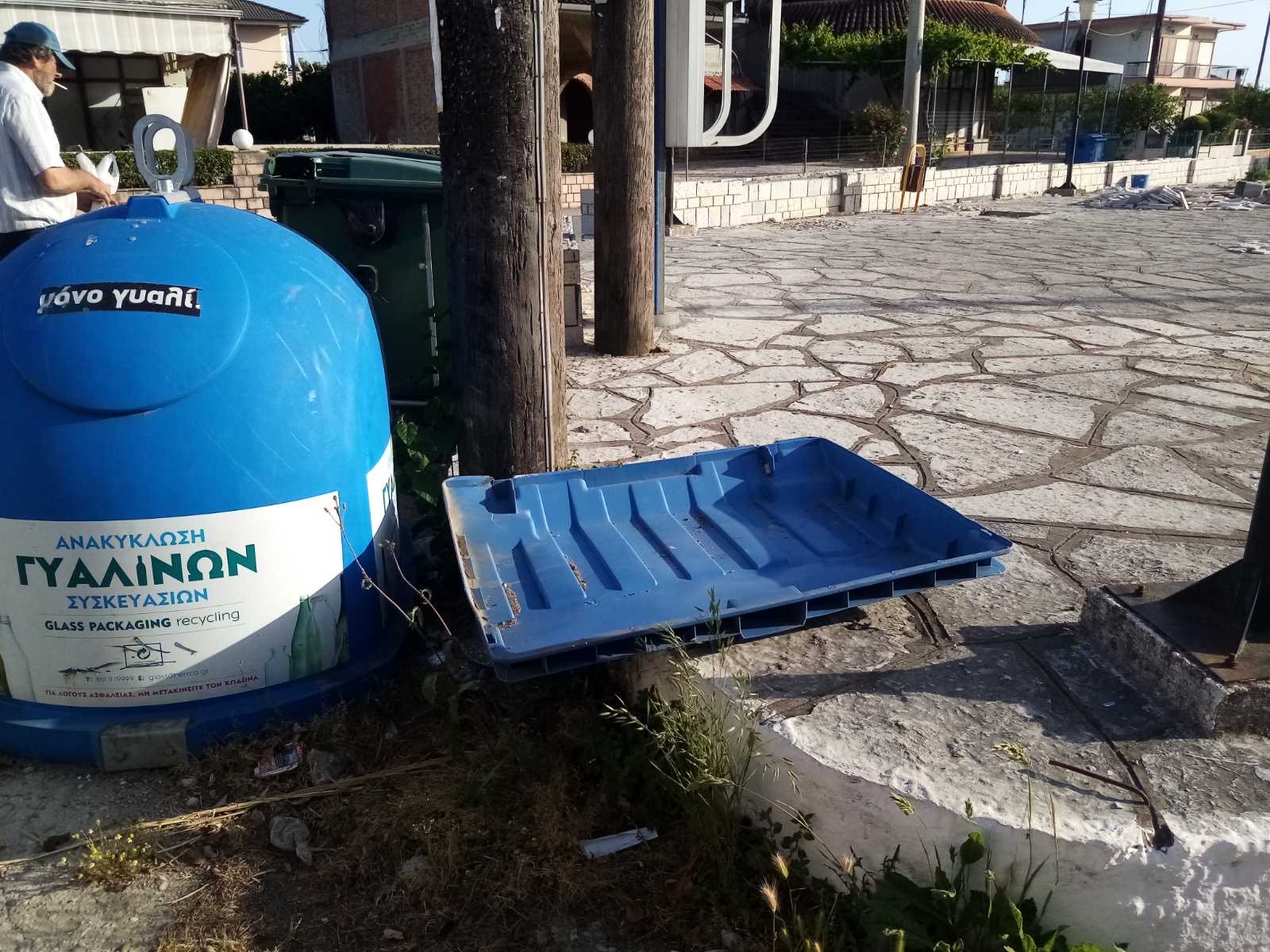 ΠΑΙΖΟΥΝ ΜΕ ΤΗ "ΦΩΤΙΑ ΤΩΝ ΣΚΟΥΠΙΔΙΩΝ" Ο ΠΕΡΙΦΕΡΕΙΑΡΧΗΣ ΚΑΙ ΟΙ ΔΗΜΑΡΧΟΙ ...