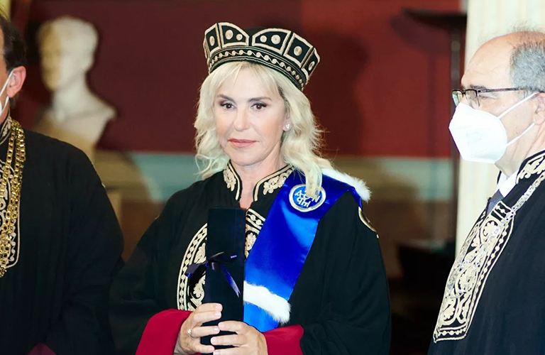 ΙΟΥΛΙΑ ΤΣΕΤΗ: ΑΠΟ ΤΟ ΠΑΤΑΡΙ ΤΟΥ ΦΑΡΜΑΚΕΙΟΥ ΣΤΗΝ ΆΡΤΑ, ΕΠΙΤΙΜΗ ΔΙΔΑΚΤΩΡ ...